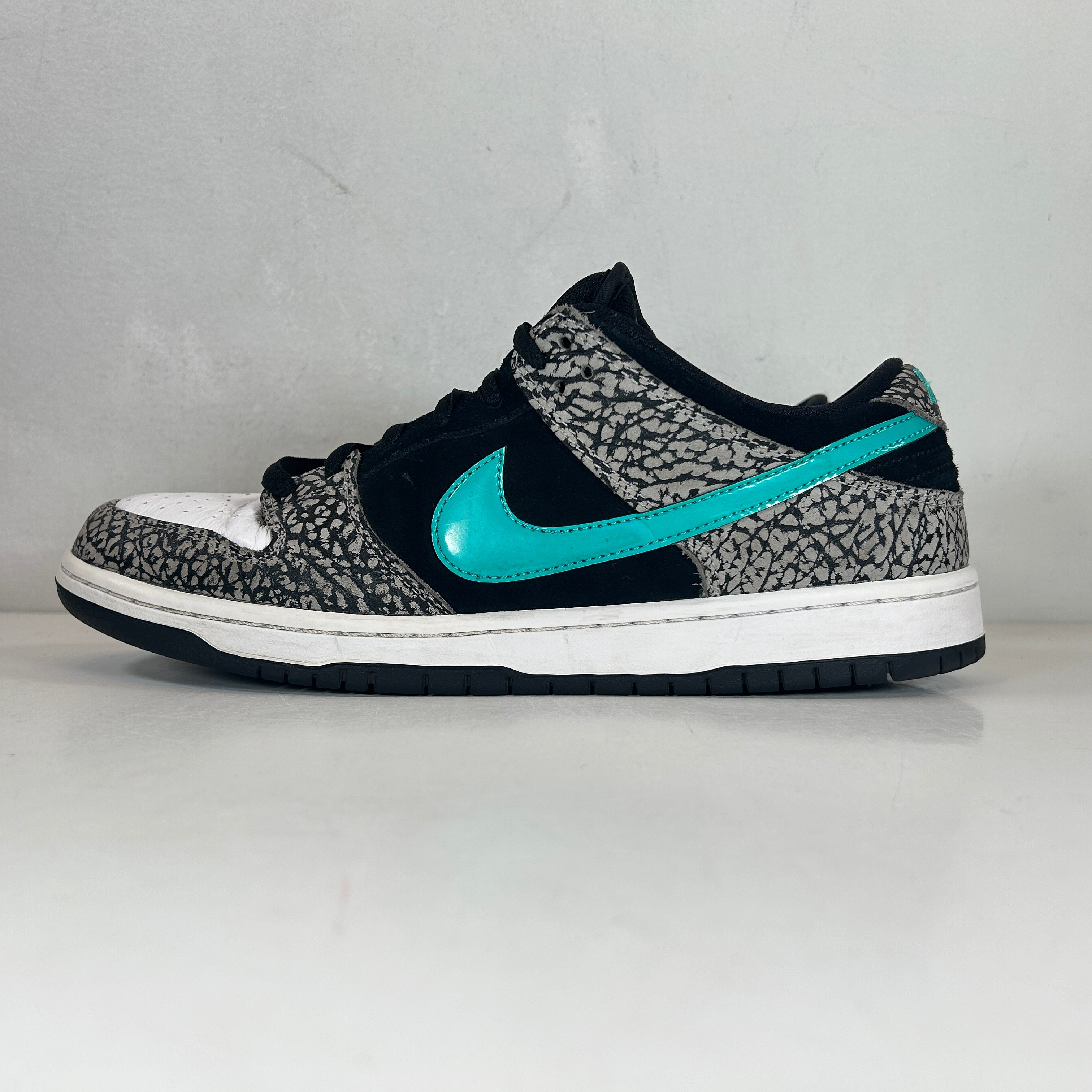 BQ6817 009 Nike SB Dunk Low atmos Elephant [USED] - 11 M (Used ...