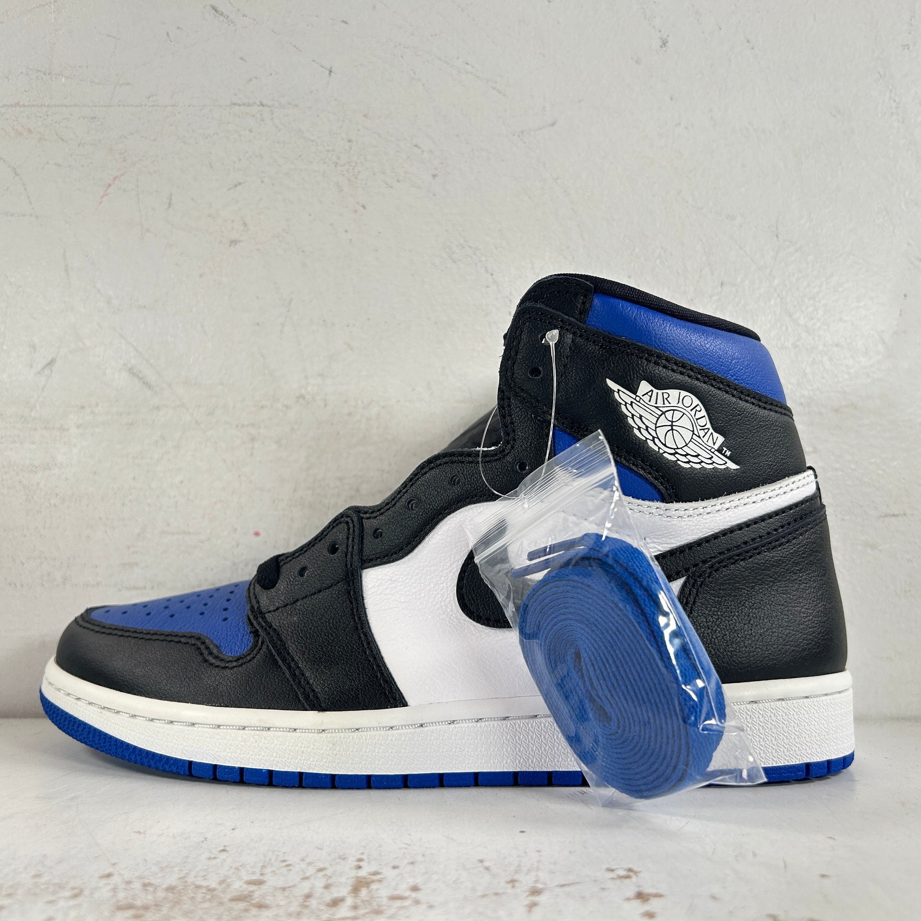 555088 041 Jordan 1 Royal Toe [CONDITIONAL] - 8.5 M (Yellowing Midsole ...