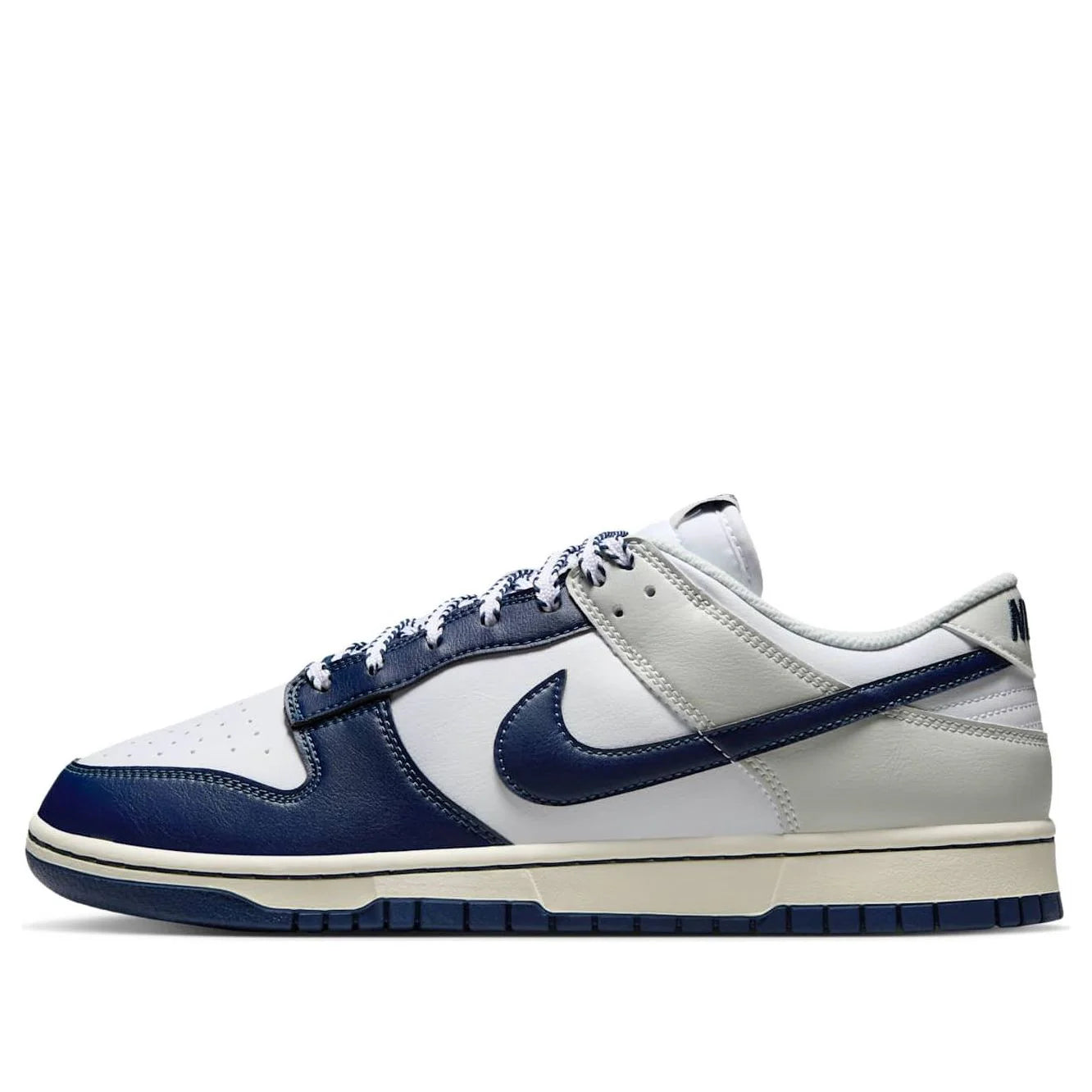 IM2222 101 Nike Dunk Low New York Yankees – DISTRICT ONE NY